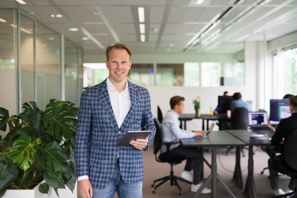 Mike Lelieveld gaat nieuwe uitdaging aan en doet stap terug - 2manydots